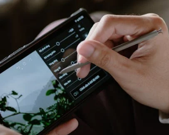 Applications and Analysis of Touchscreen LCDs in Industrial Fields - LEEHON